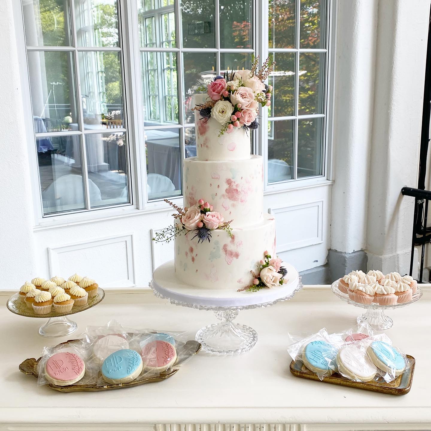 Sugar Suite Cakes - Look Local - Celebrating Community